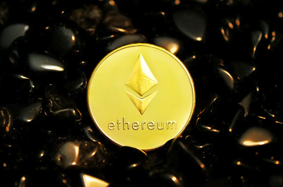 이더리움 4년 만에 최고가 찍은 이유는? / 데일리바이트(DAILY BYTE)