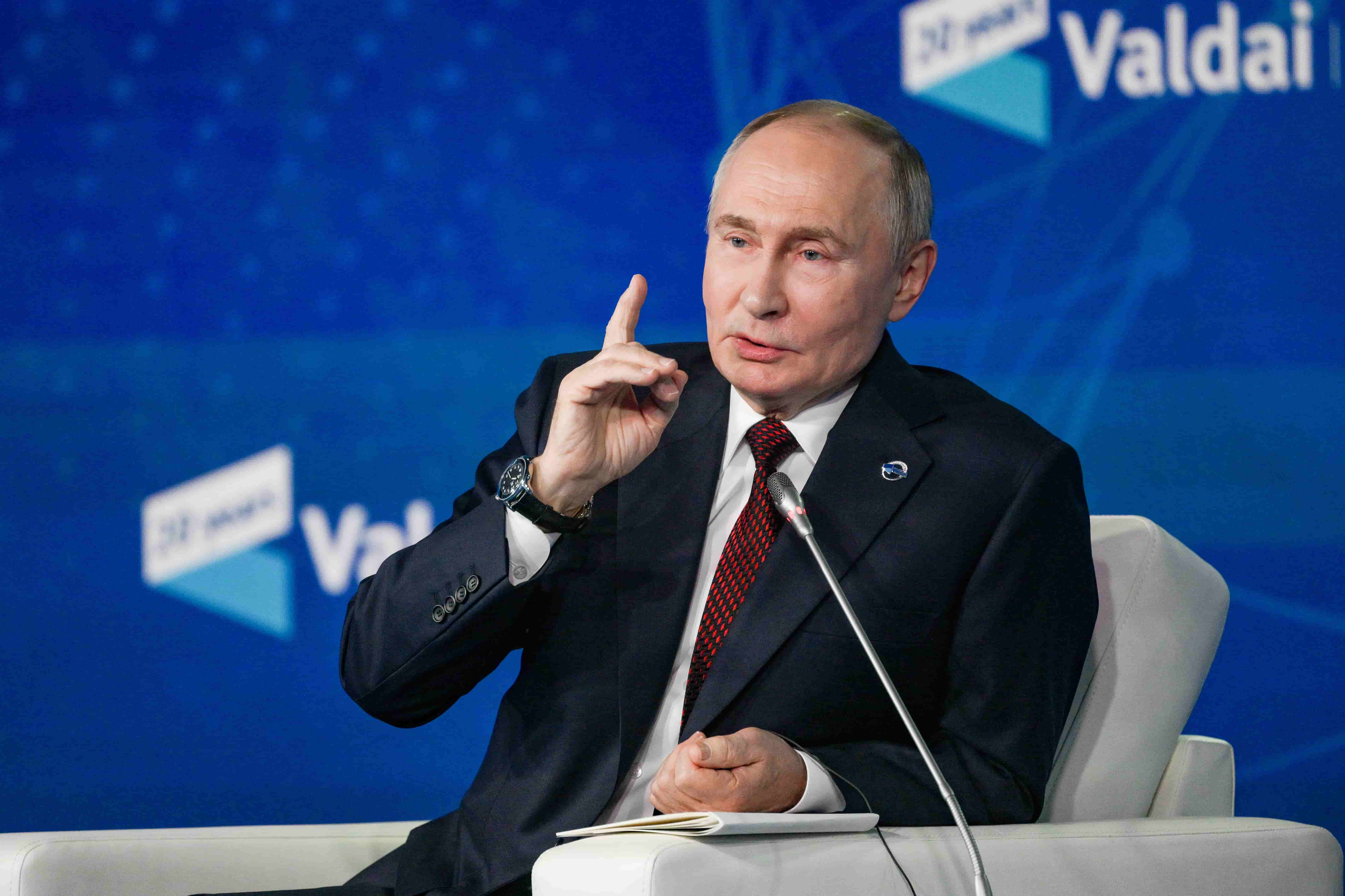 러시아 경제, 전쟁에도 오히려 호황이라고? / 데일리바이트(DAILY BYTE)