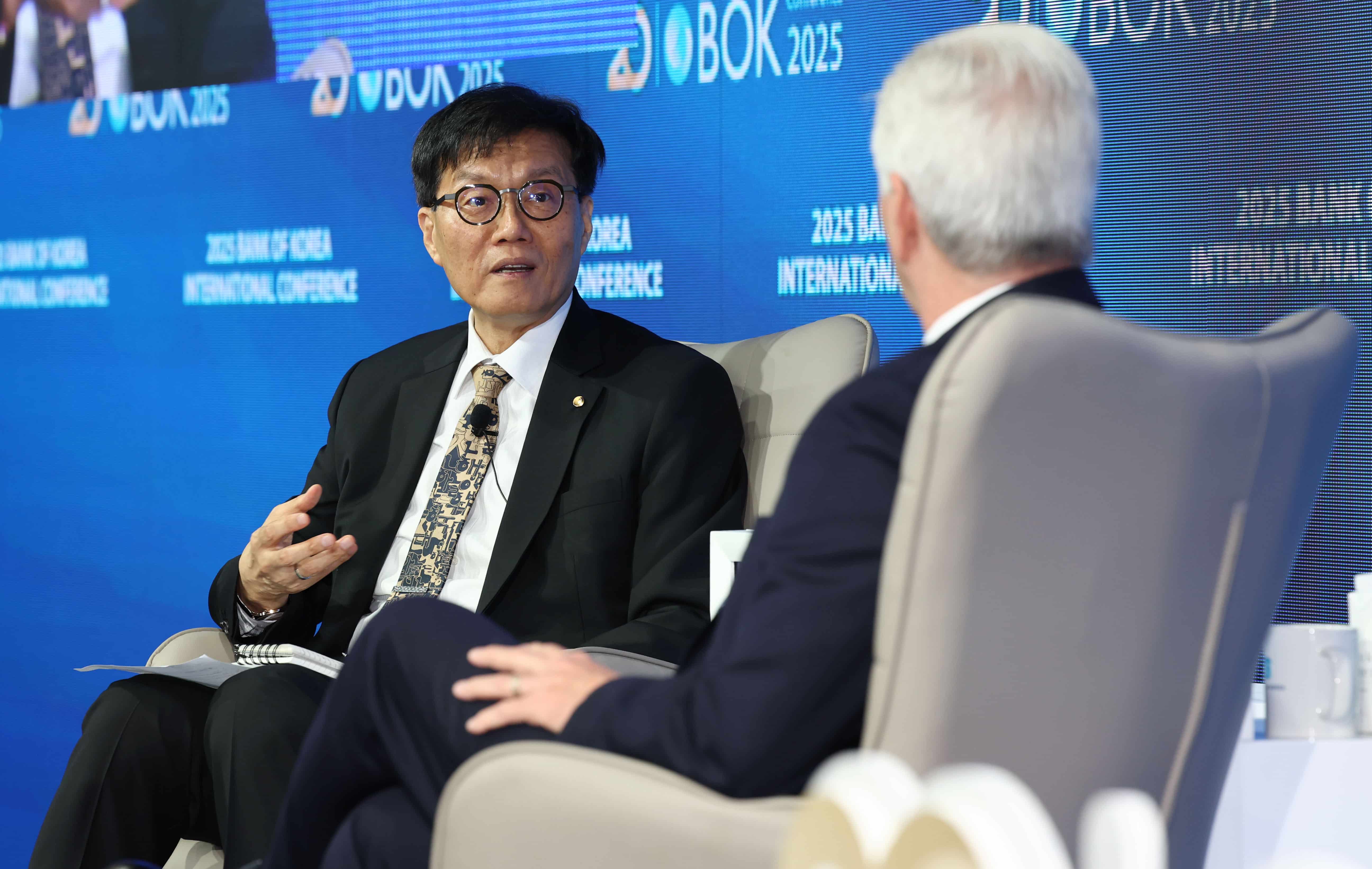 스테이블코인, 한국은행 총재와 대통령의 생각이 다르다고? / 데일리바이트(DAILY BYTE)