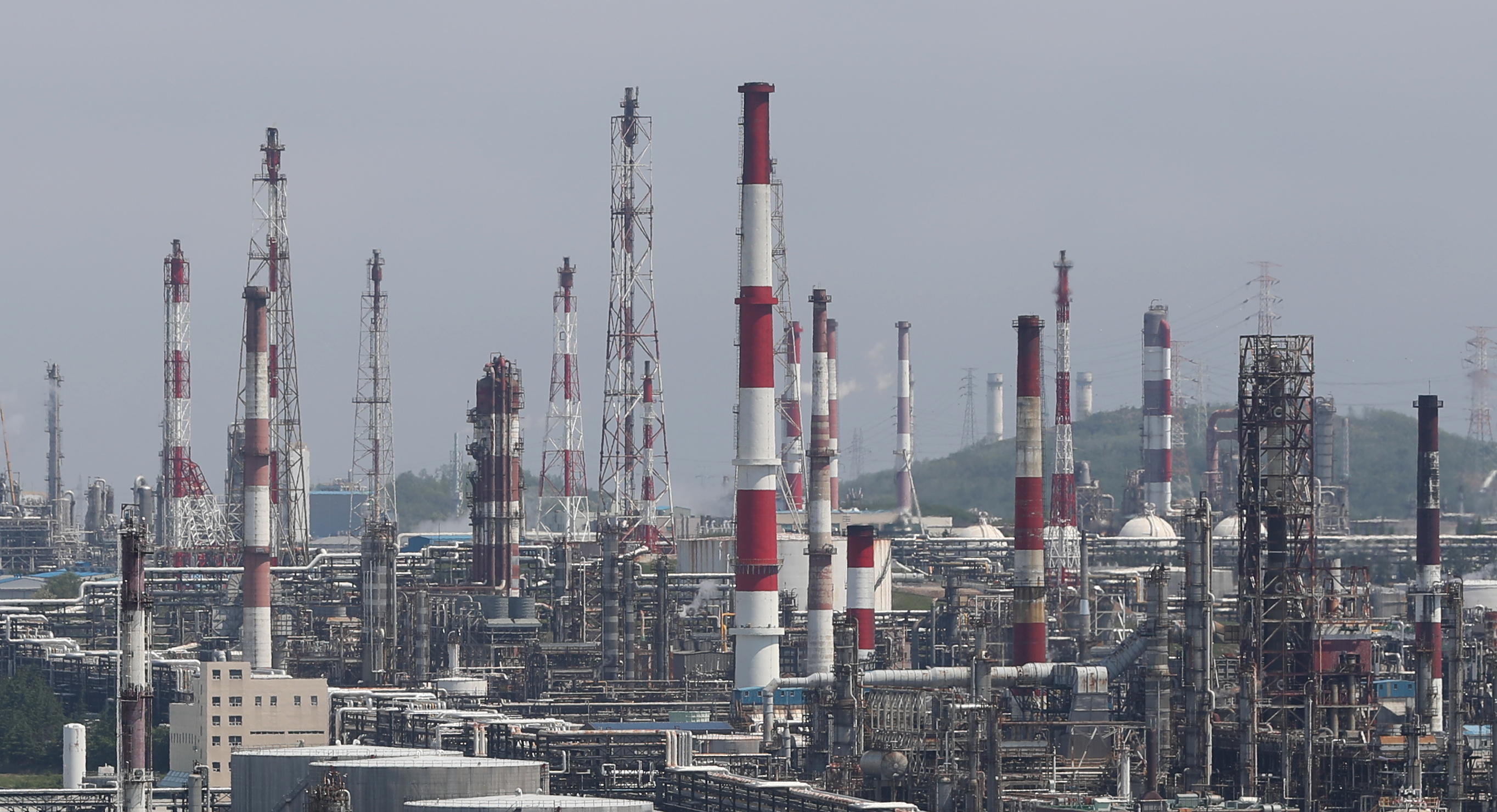 낭떠러지 앞 K-석유화학, 다시 일어설까? / 데일리바이트(DAILY BYTE)